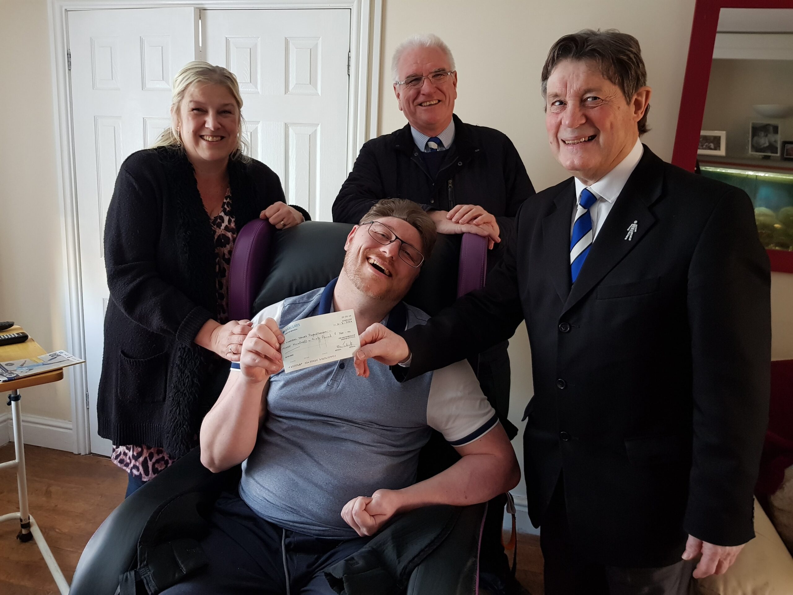 FORMER PLAYERS | Helping hand for ex-Blue Neil Carroll - Chester ...